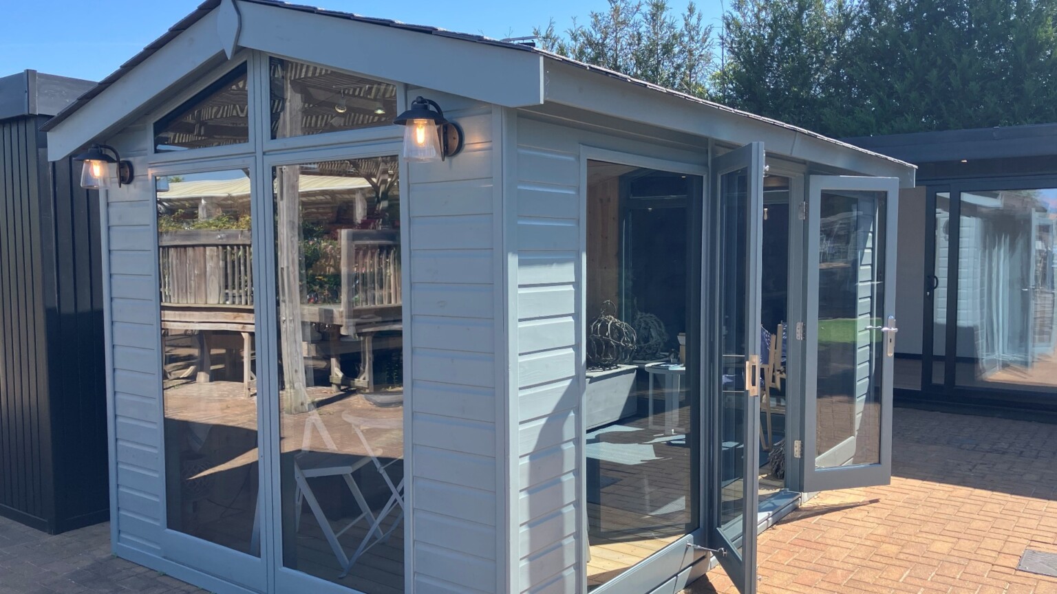 Studio Pavilion 14' x 8' Ex-Display Garden Studio at Shepperton ...