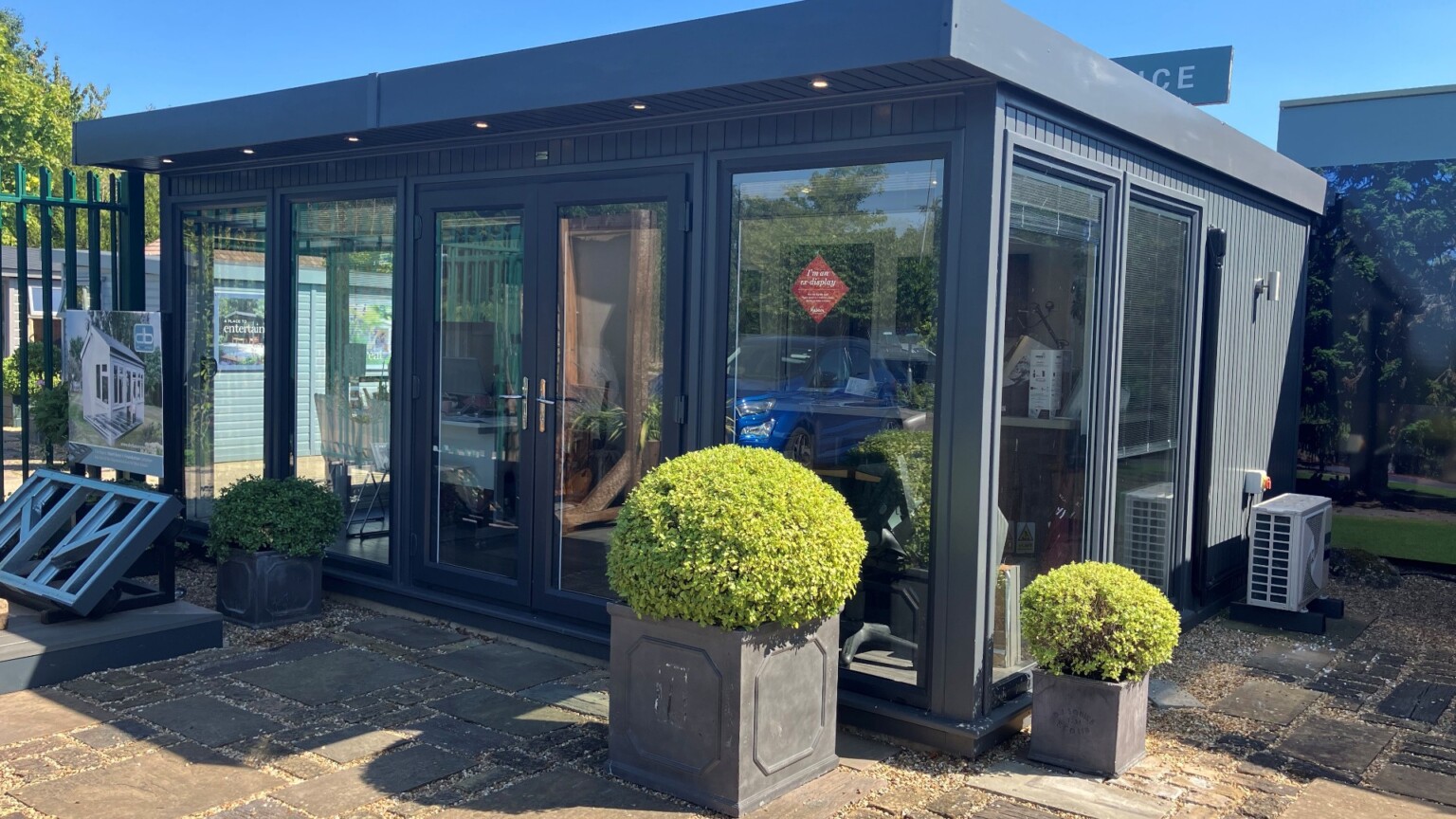 Hanley Flat 18' x 15' Ex-Display Garden Office