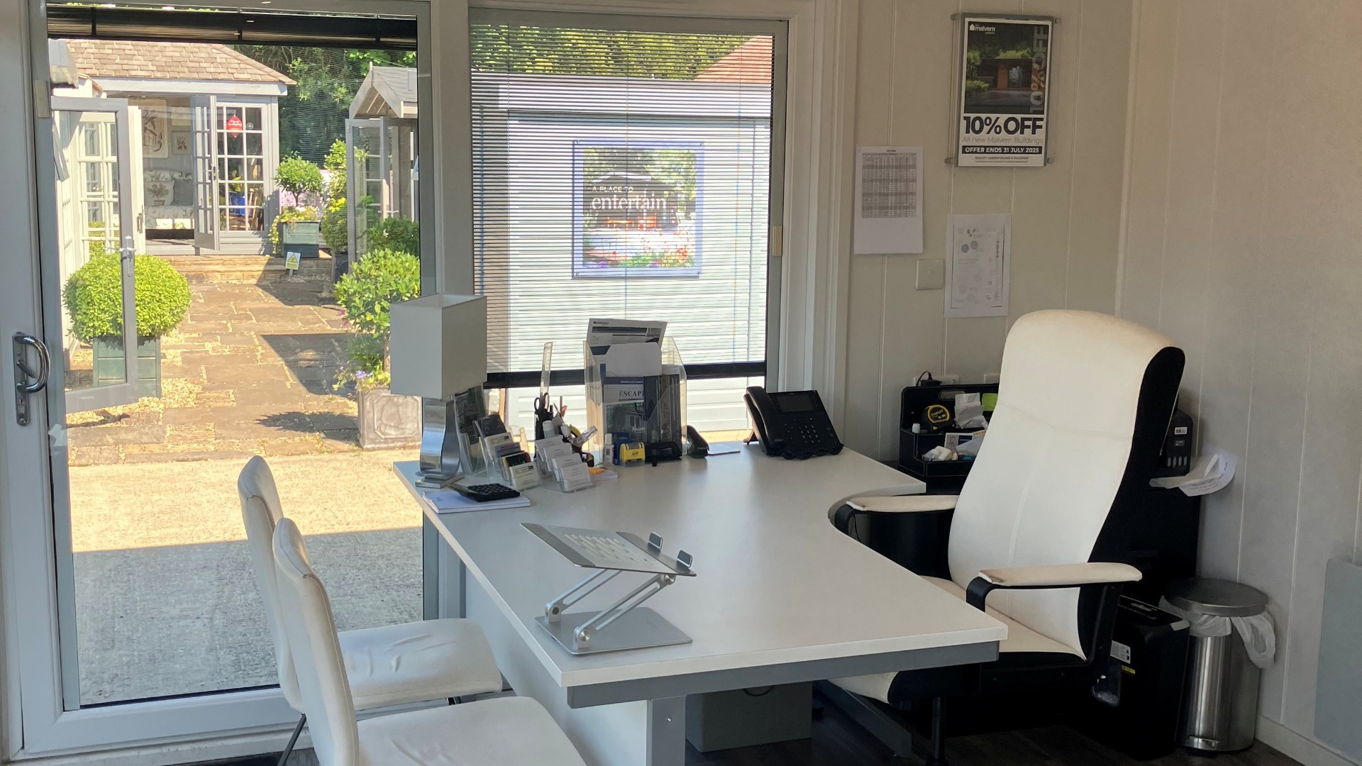 Hanley Flat 18' x 15' Ex-Display Garden Office