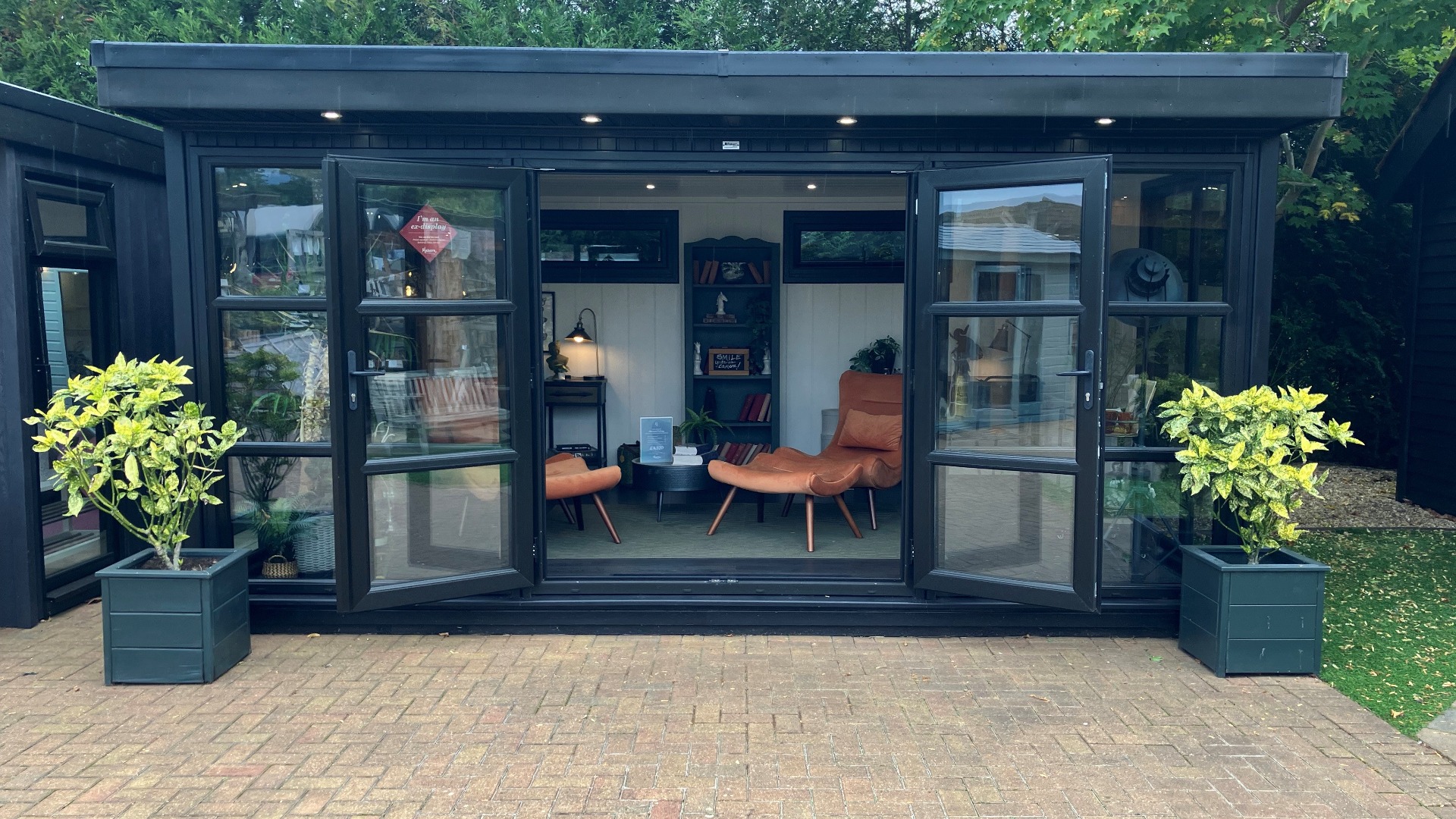 Hanley Heritage 16' x 12' Ex-Display Garden Office